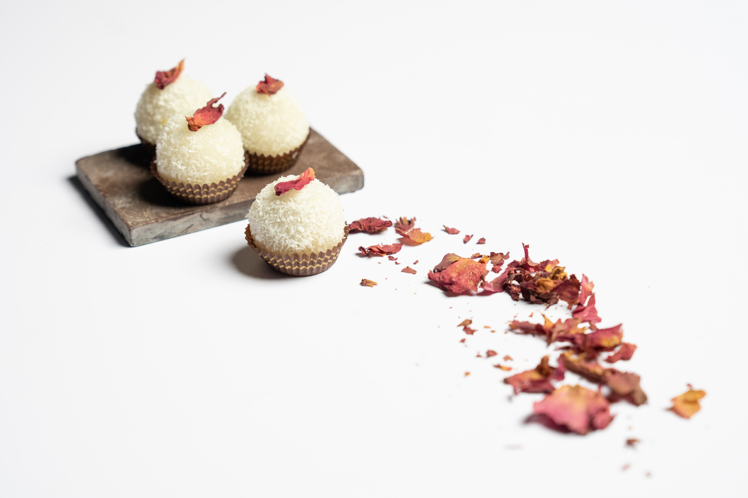 Rose Pista Coconut Laddoo – Rasm